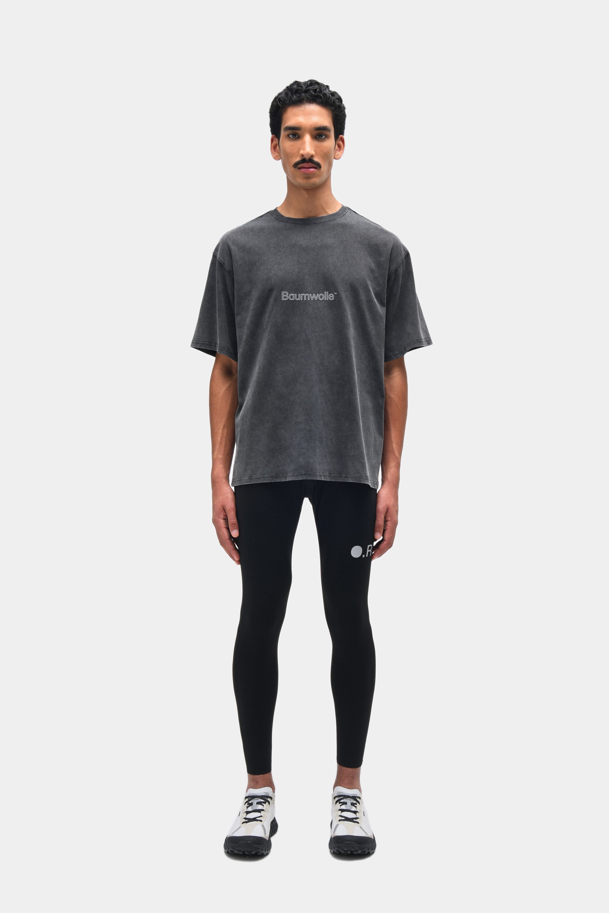 OPTIMISTIC RUNNERS 바우몰 티셔츠 다크 그레이 - 페칭